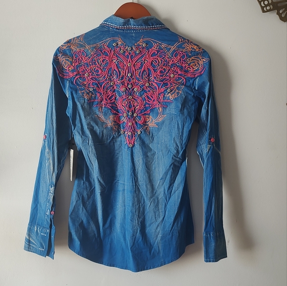 Roar | Tops | New With Tags Still Attached Roar Embroidered Rhinestone ...